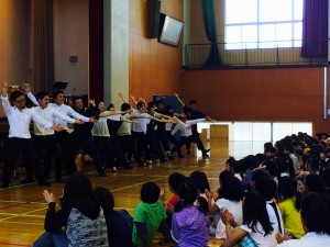 学校公演の一コマ / 芸術鑑賞会・音楽鑑賞会なら東京音楽鑑賞協会